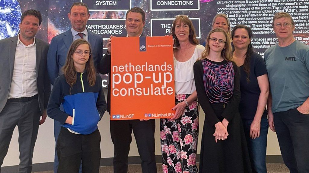 Pop-Up Consulate: Dutch passport services roll Into West Coast cities ...